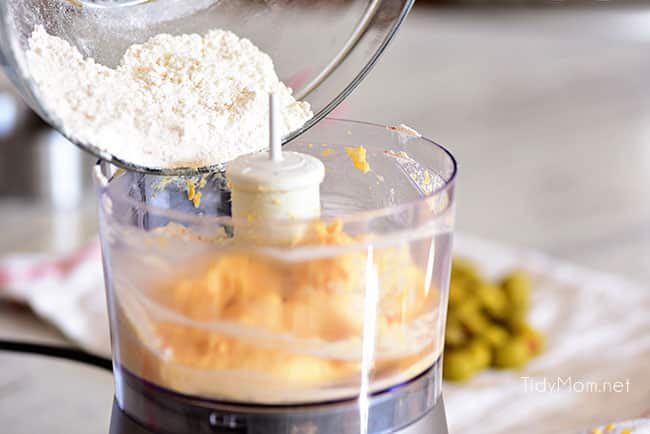 Cheesy Olive Bites are Cocktail Party Perfect! - TidyMom®
