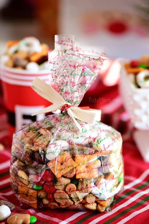 Christmas Snack: Reindeer Trail Mix - TidyMom®