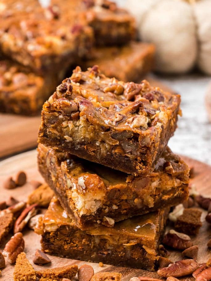 Strawberries and Cream Magic Bars - TidyMom®