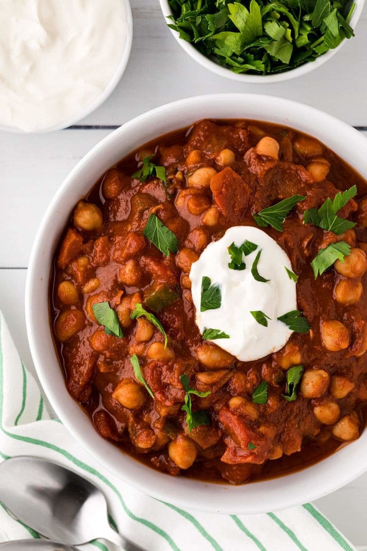 Smoky Vegetarian Chili & Fire Roasted Tomatoes - TidyMom®