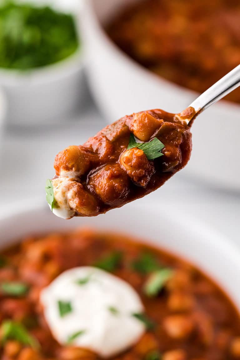Smoky Vegetarian Chili & Fire Roasted Tomatoes - TidyMom®