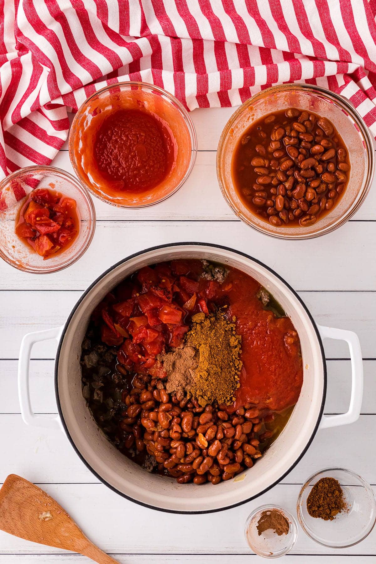 Chili Mac, Cheesy Chili And Macaroni Casserole - TidyMom®