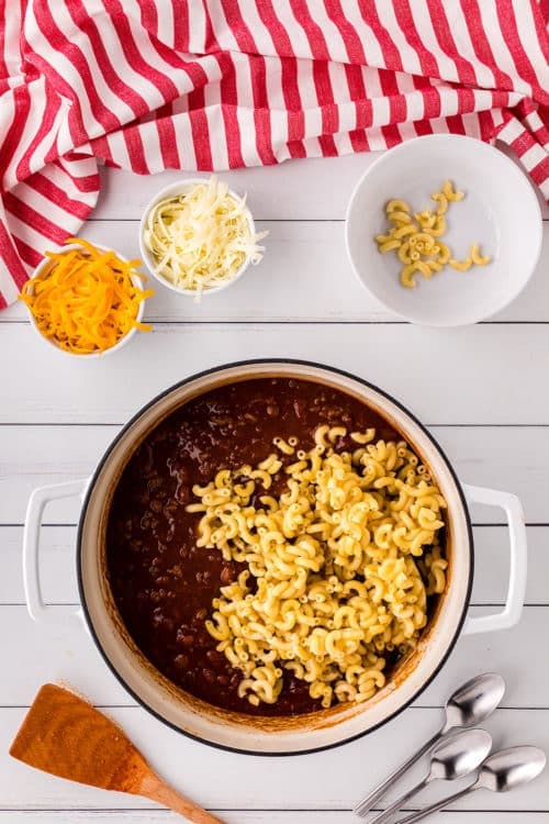 Chili Mac, Cheesy Chili And Macaroni Casserole - TidyMom®