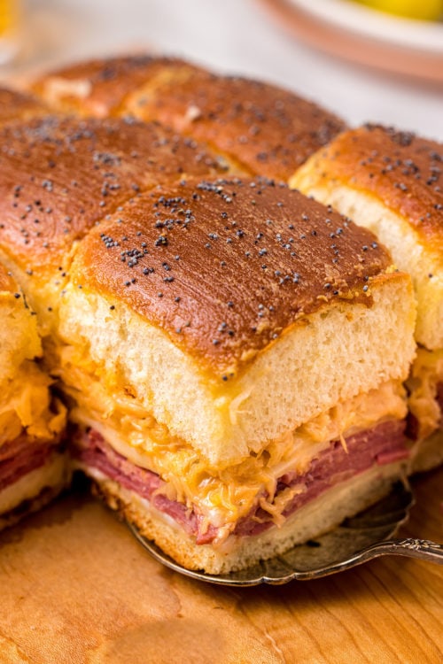 Reuben Sliders With Corned Beef - TidyMom®