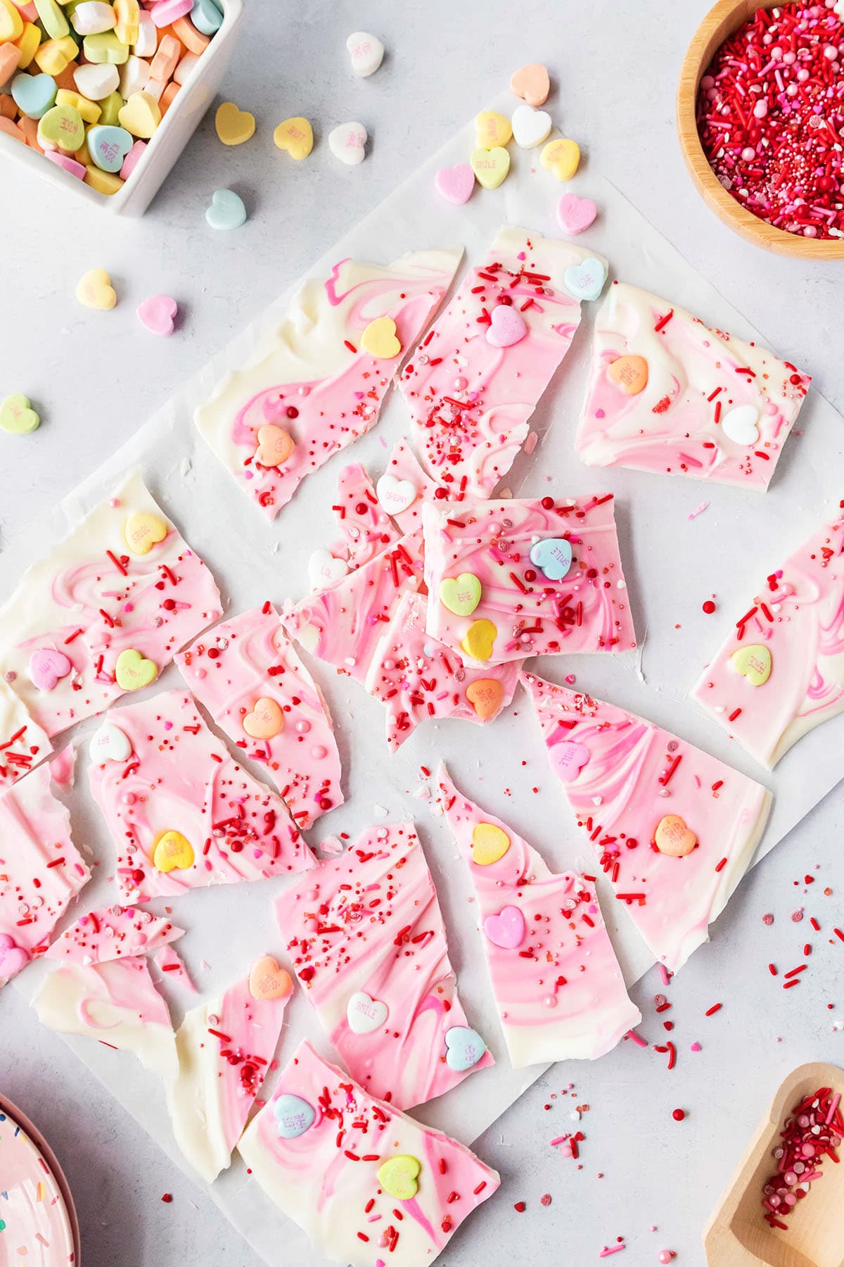 Easy White Chocolate Bark Valentine’s Day Gift Idea - TidyMom®