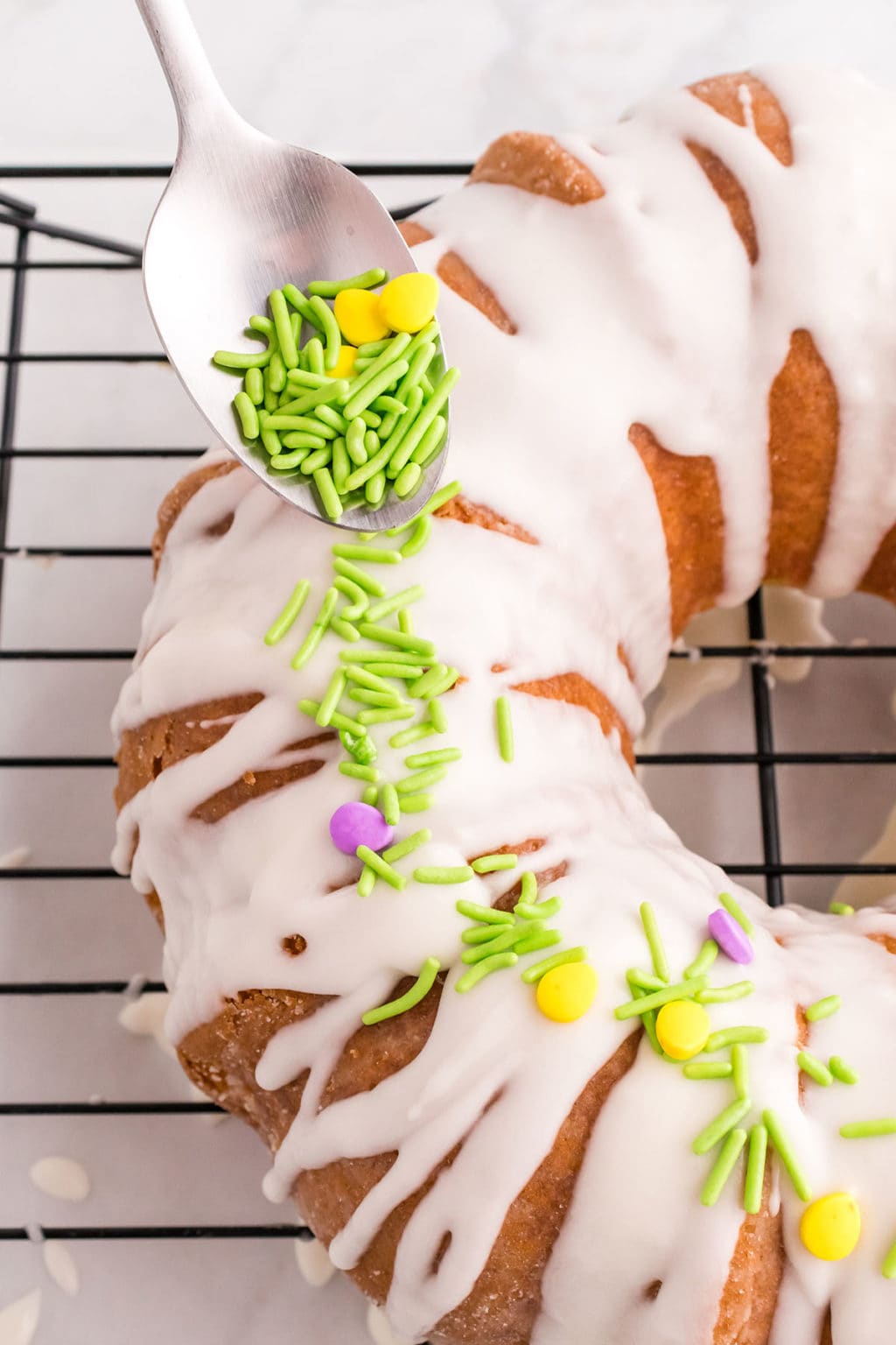 Easter Bundt Cake With Cheesecake Pudding - TidyMom®