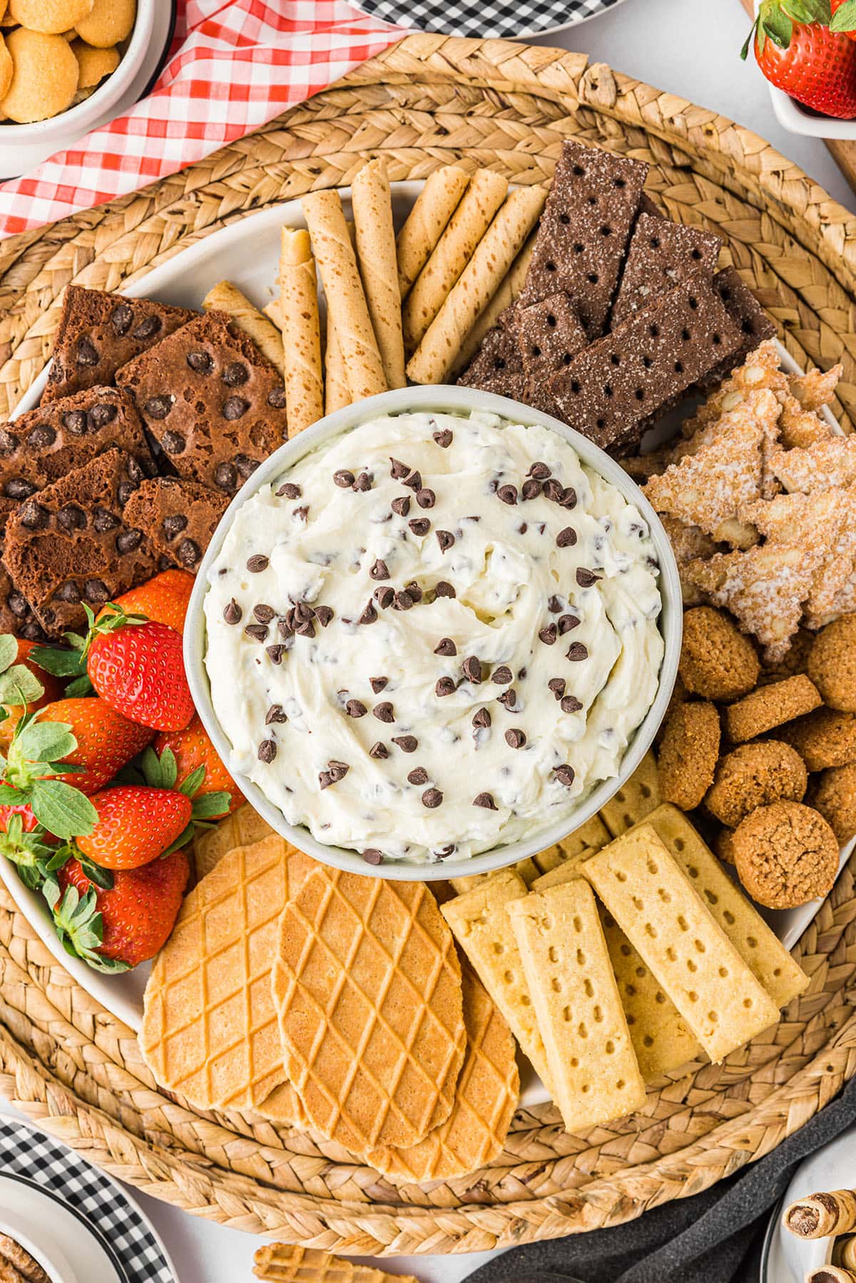 Best Cannoli Dip With Mascarpone Cheese - TidyMom®
