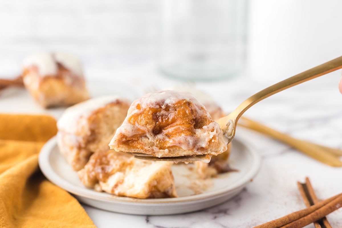Quick And Easy Cinnamon Rolls - TidyMom®