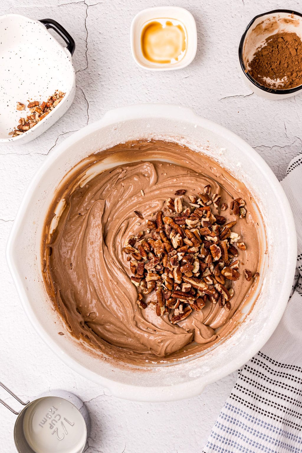 Easy Mississippi Mud Cake With Marshmallow Creme - TidyMom®