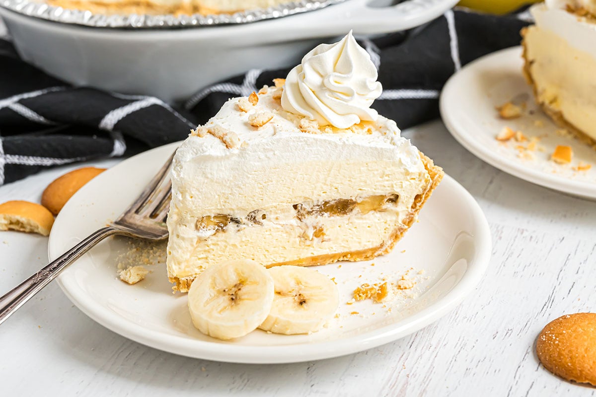 Easy Banana Cream Pie- Quick No-Bake Recipe - TidyMom®